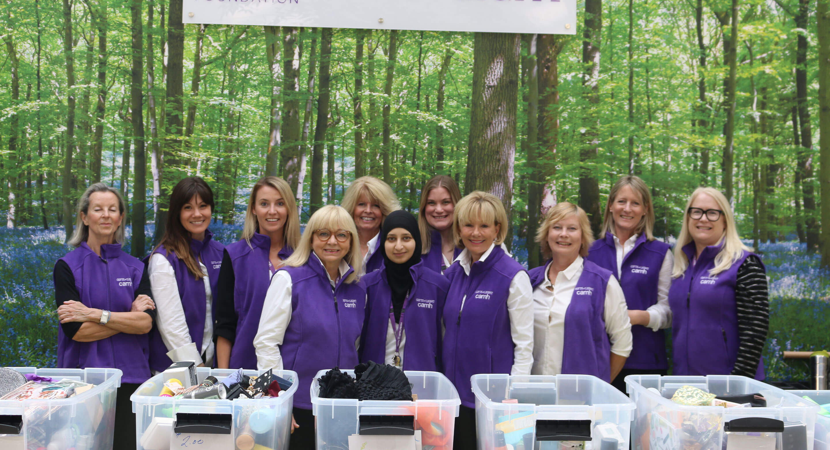 Gifts of Light volunteers aim to brighten patients’ day | CAMH